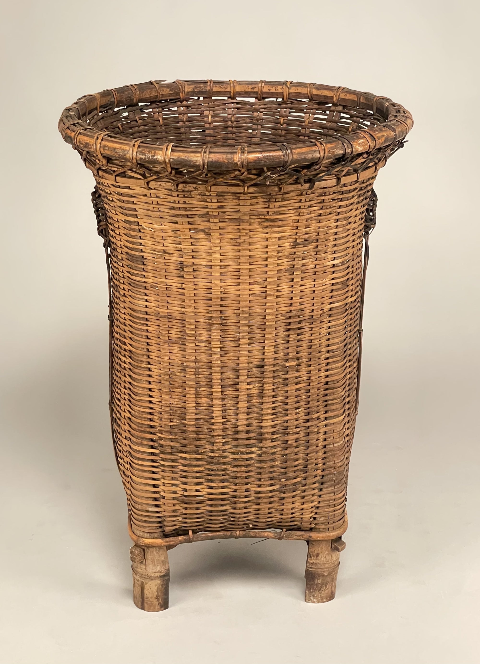 Bowls, Vessels & Baskets